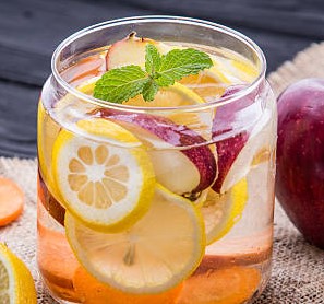 21 summer refreshers recipes recommended by nutritionists | Shyft Health